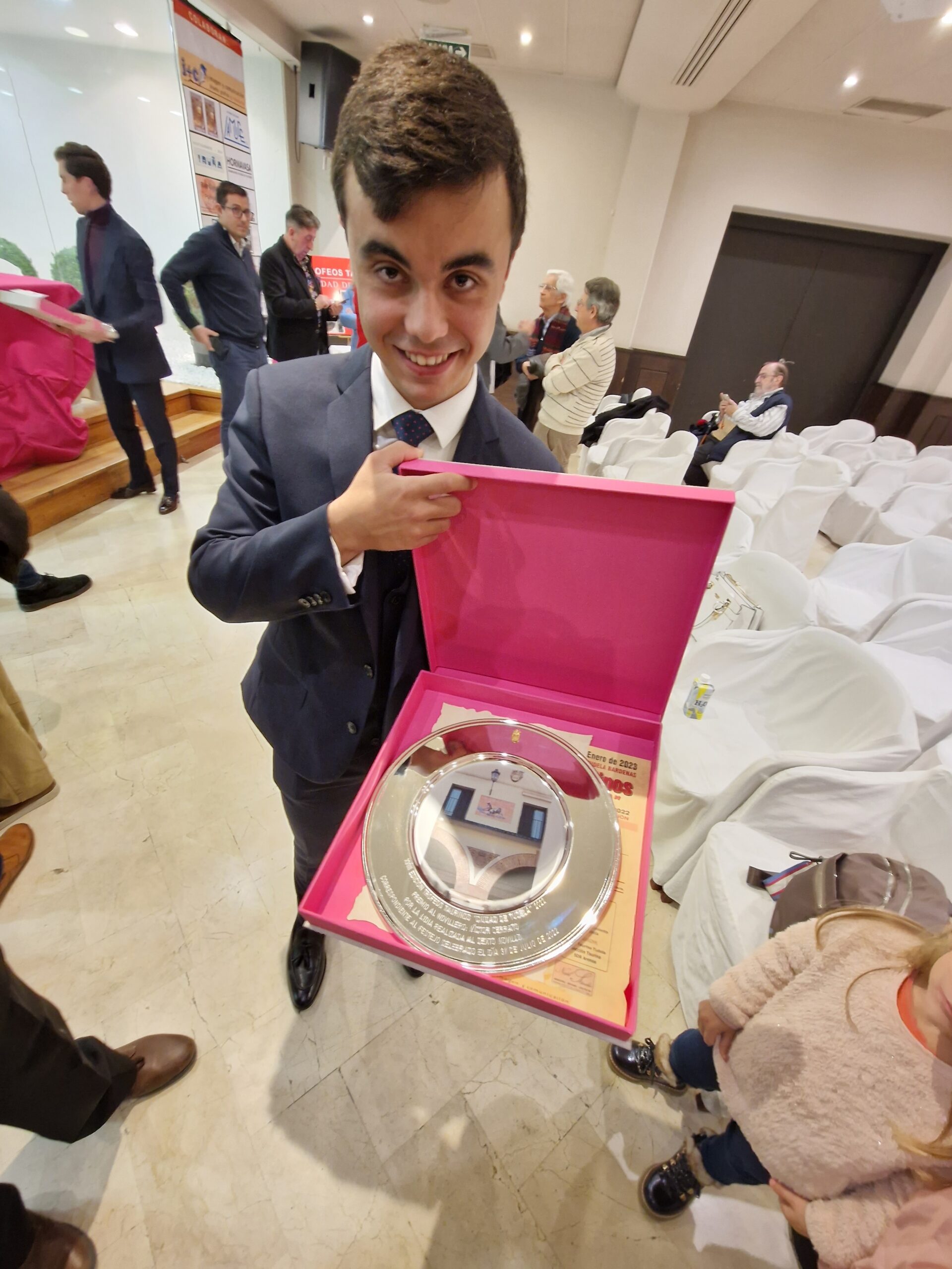 Victor CERRATO reçoit le prix de Tudela - Victor Cerrato