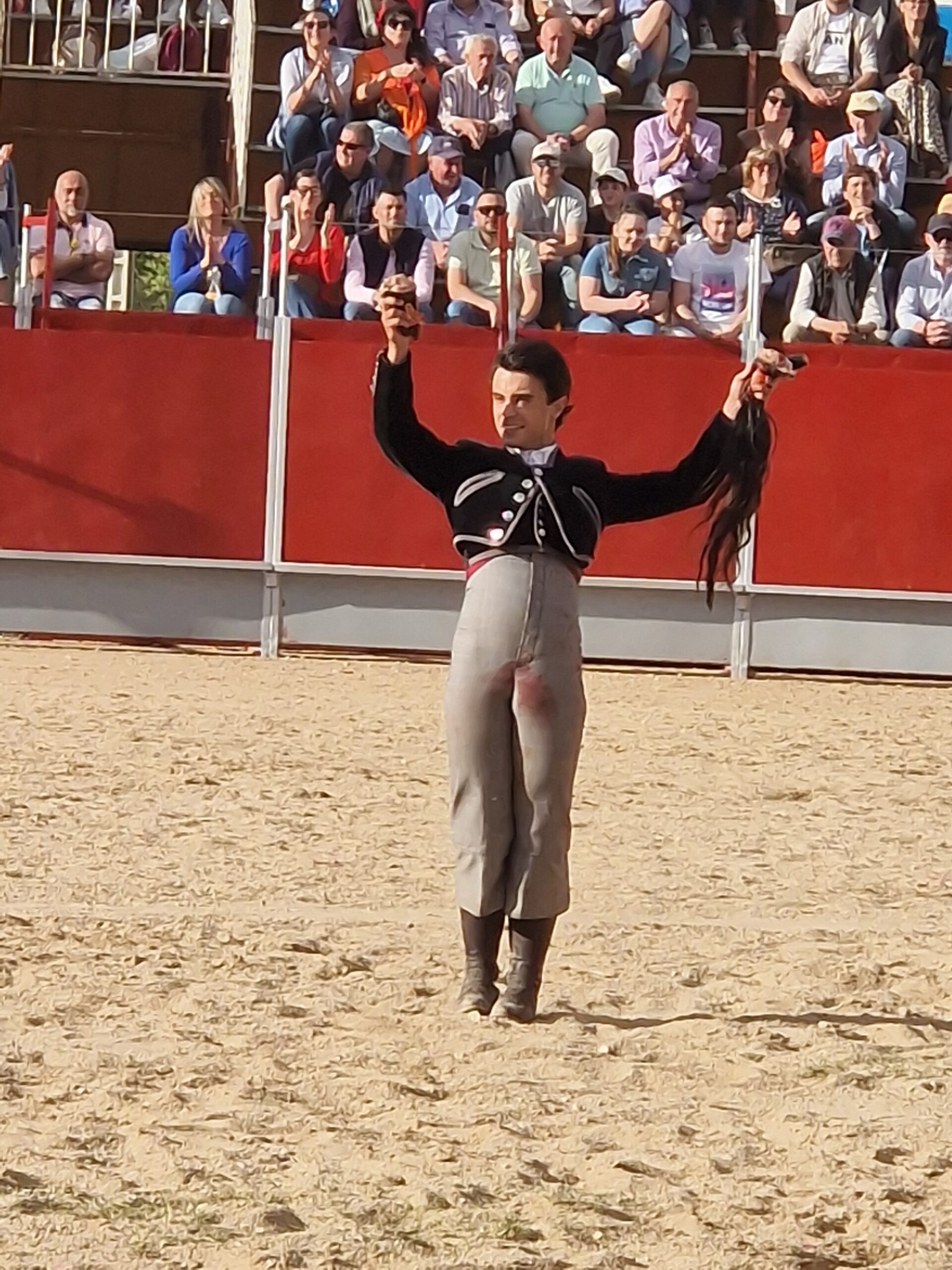 Victor CERRATO coupe un « rabo » au festival de Corral de Almaguer ...